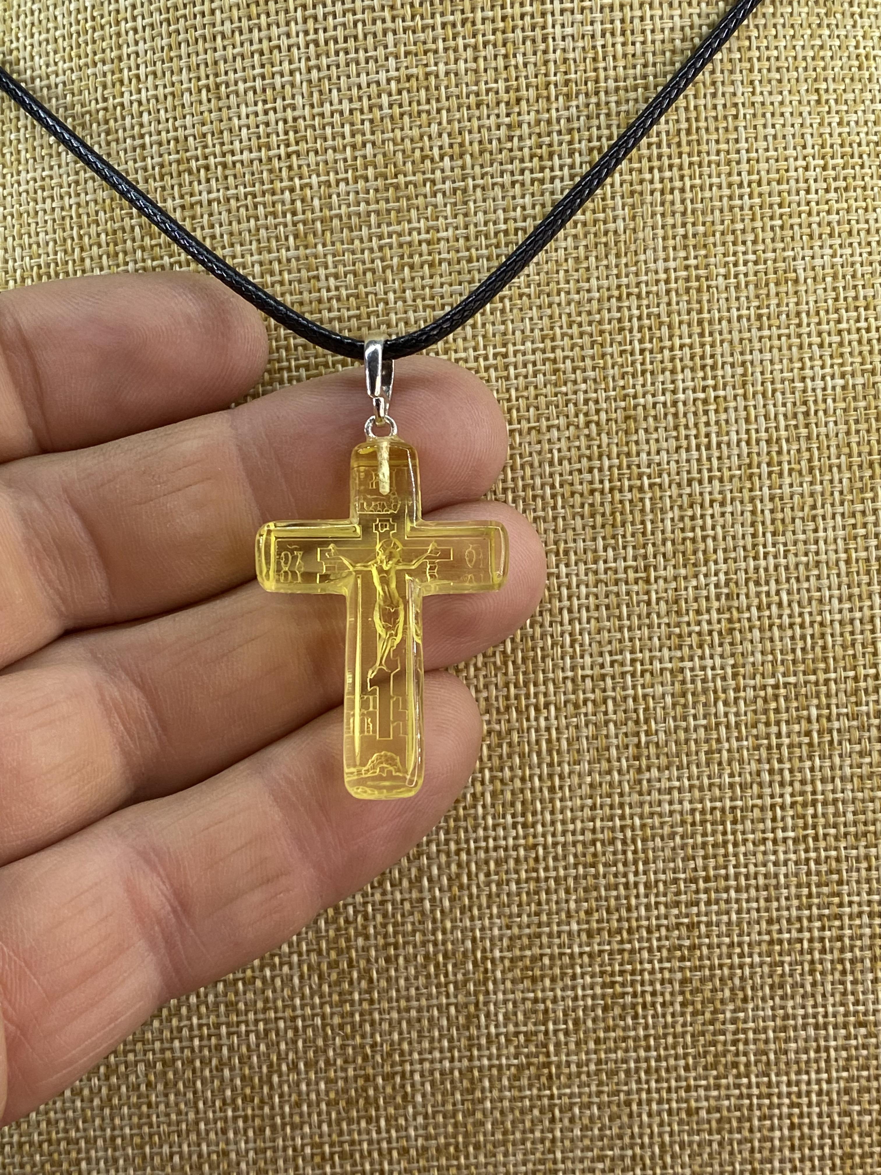 ᐉ Хрестик з бурштину натільний з розпяттям к 34 • Краща ціна в Києві Україні • Купити в Епіцентр