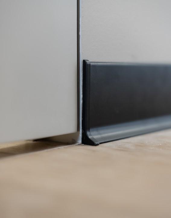 ᐉ Фурнітура металева для алюмінієвого плінтуса 60 мм з покриттям RAL ...