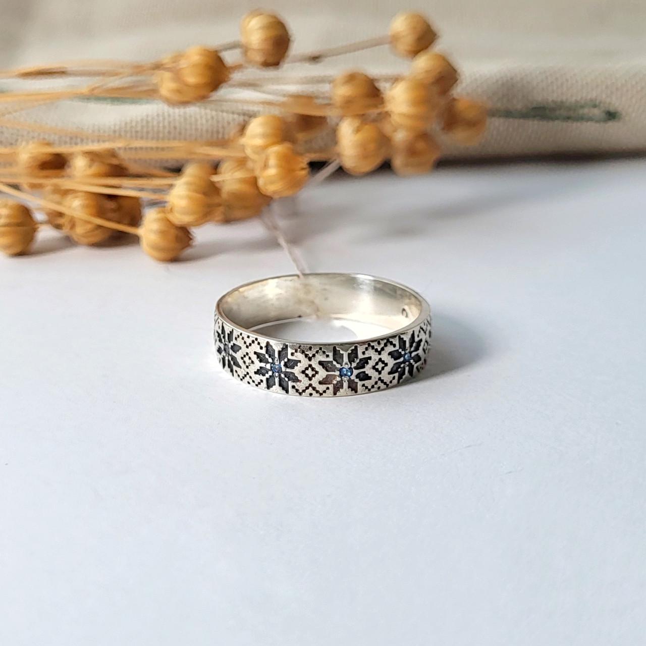 ᐉ Каблучка Вишиванка з блакитним камінням р 7 5 925 проби 3 1г • Краща ціна в Києві Україні