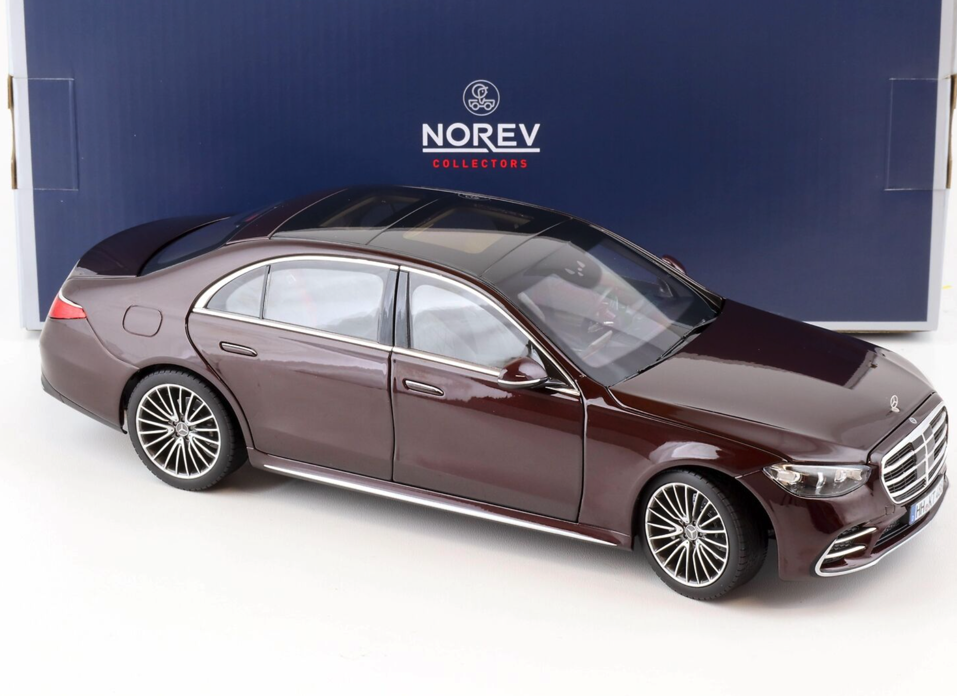 ᐉ Модель автомобиля Norev 1:18 Mercedes-Benz S-Class W223 2021 AMG Line ...