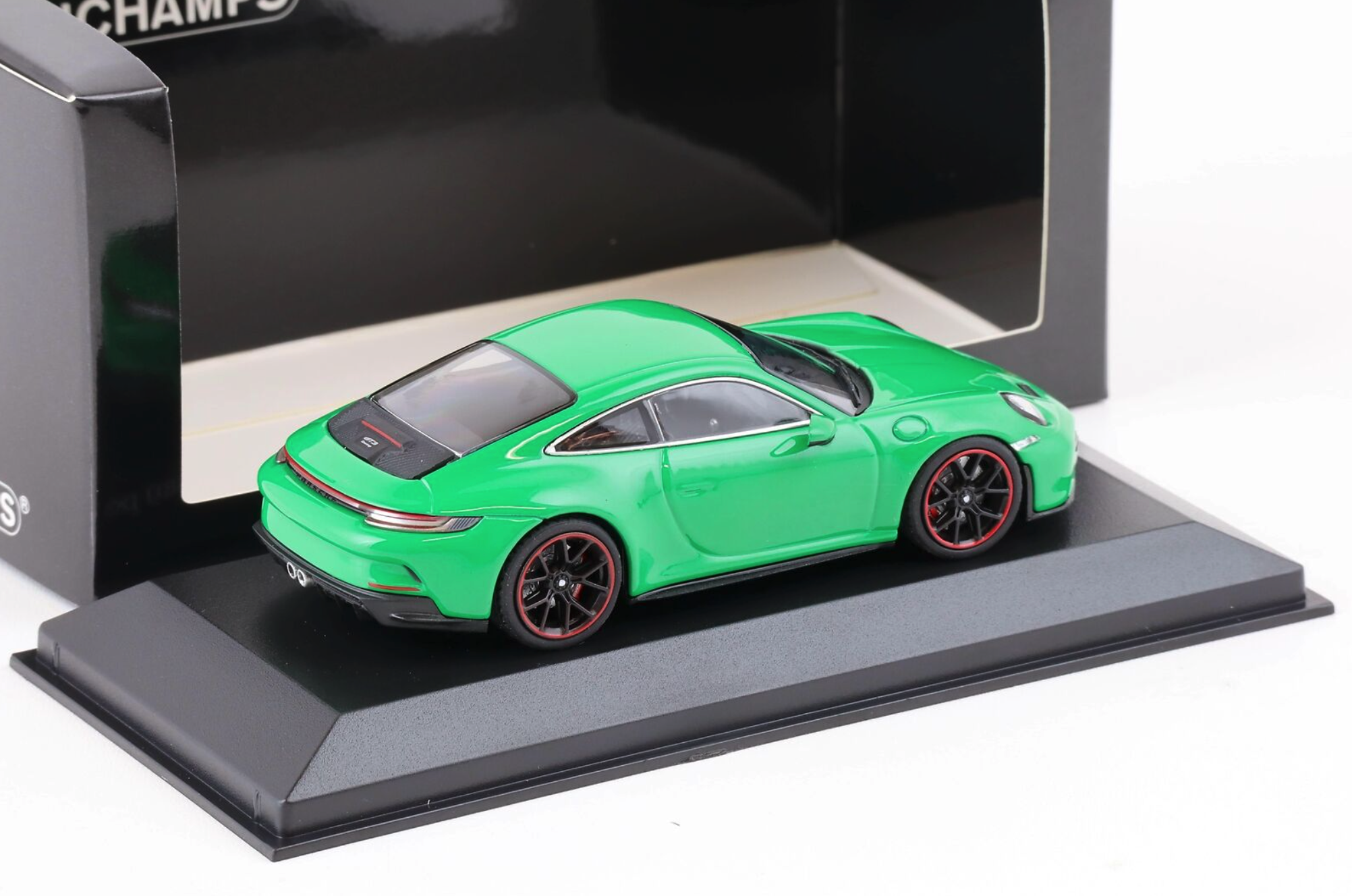 ᐉ Модель автомобіля Minichamps 1:43 Porsche 911/992 GT3 Touring Python ...