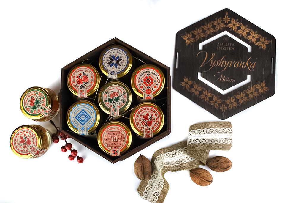 ᐉ Новорічний подарунковий набір Vyshyvanka New Year 1 0 Український