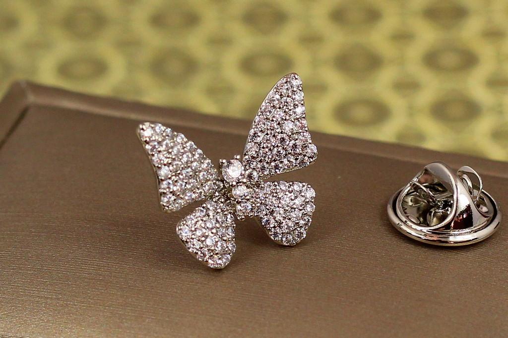 ᐉ Брошка Xuping Jewelry Метелик з дрібними фіанітами 1 7 см срібляста • Краща ціна в Києві